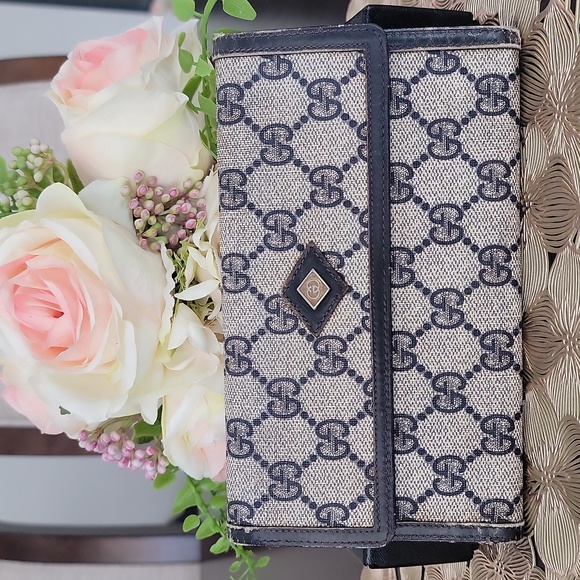 Gucci | Bags | Authentic Gucci Vintage Wallet | Poshmark